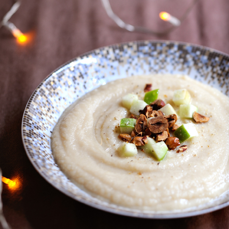 Puré de apionabo con manzana verde y avellanas
