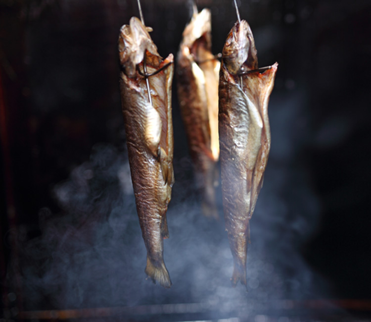 Disfruta de la cocina en frío con ahumados, salazones y marinados