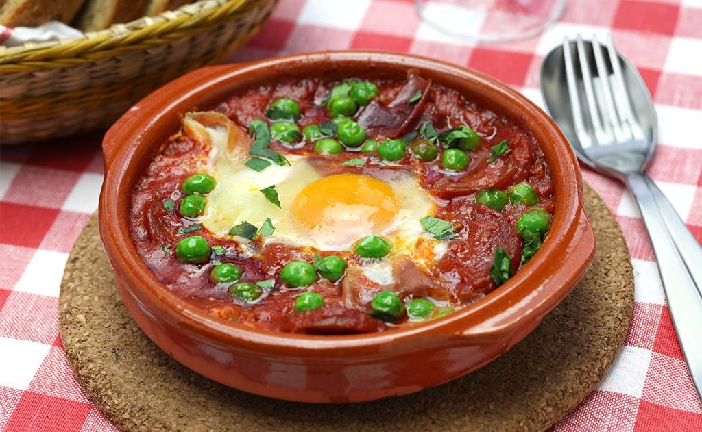 Cómo preparar unos sencillos huevos al plato