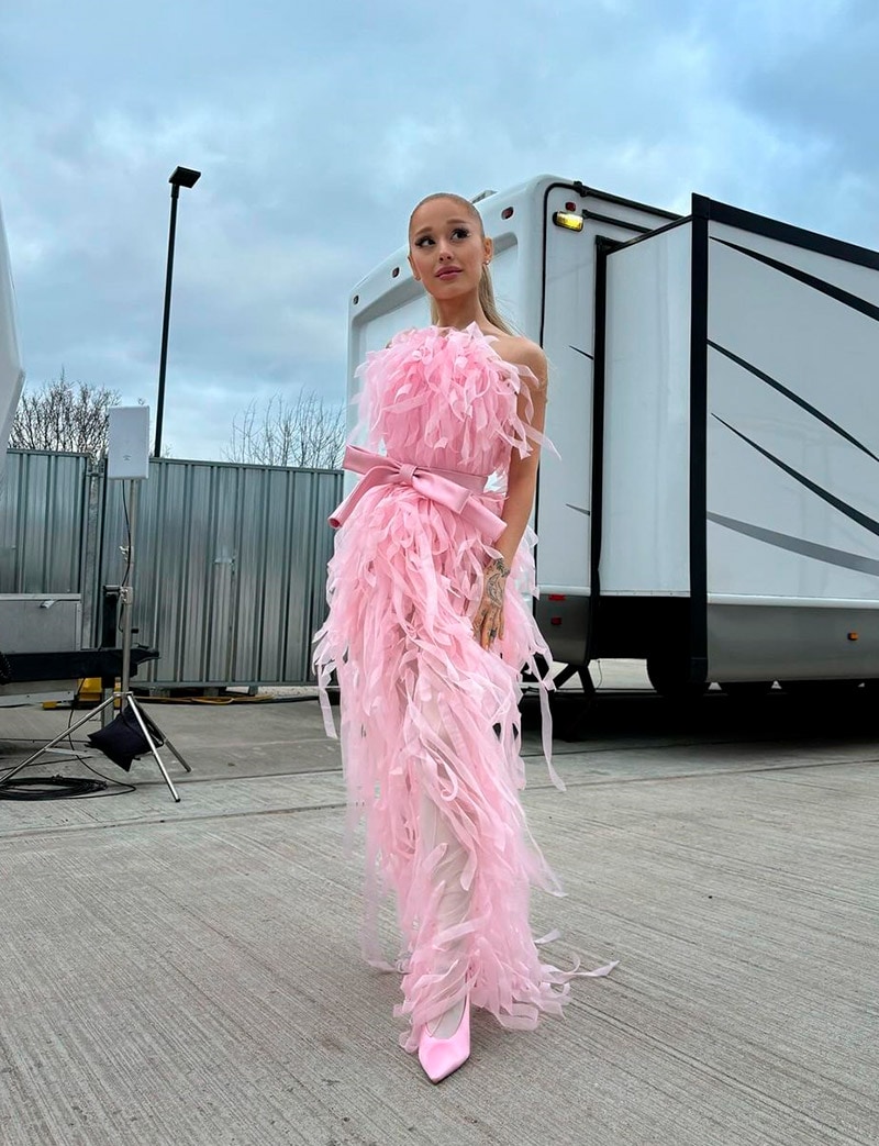 El vestido de Ariana Grande en el rodaje de Wicked une las dos ...