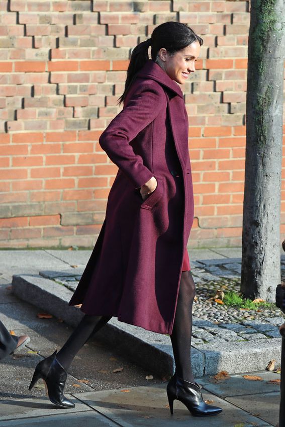 Meghan Markle se atreve con el vestido mini y reinventa su estilo premamá