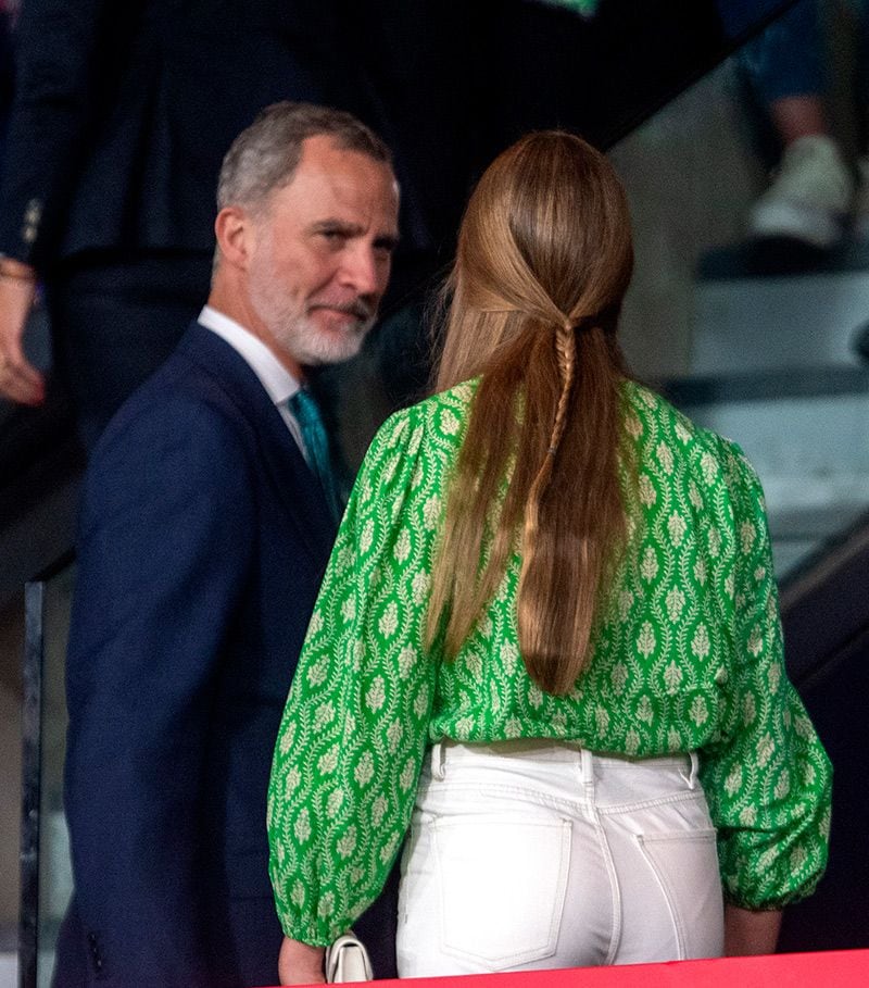 La infanta Sofía estrena el top estampado viral de Zara