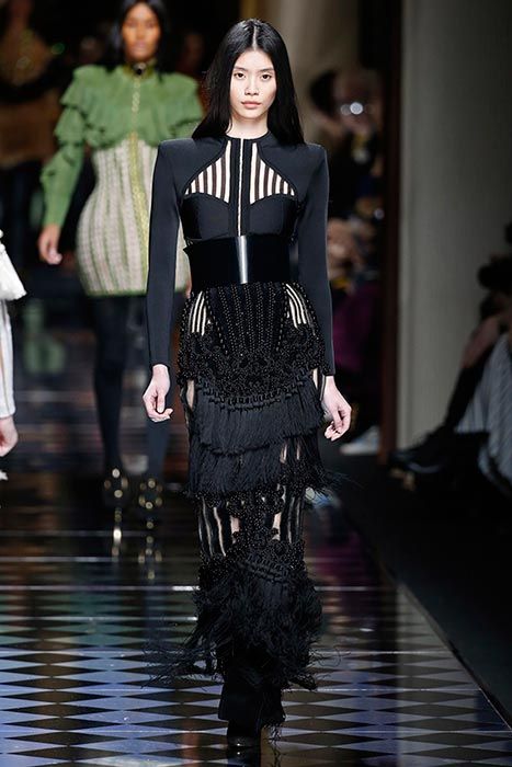 Rania de Jordania se apunta a la 'Balmain Army'