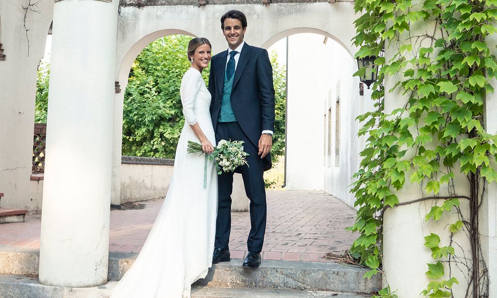 Un vestido de novia viral con encajes vintage para una boda en Barcelona