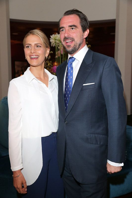 ¡Con Grecia como musa! El príncipe Nicolás presenta su primera ...