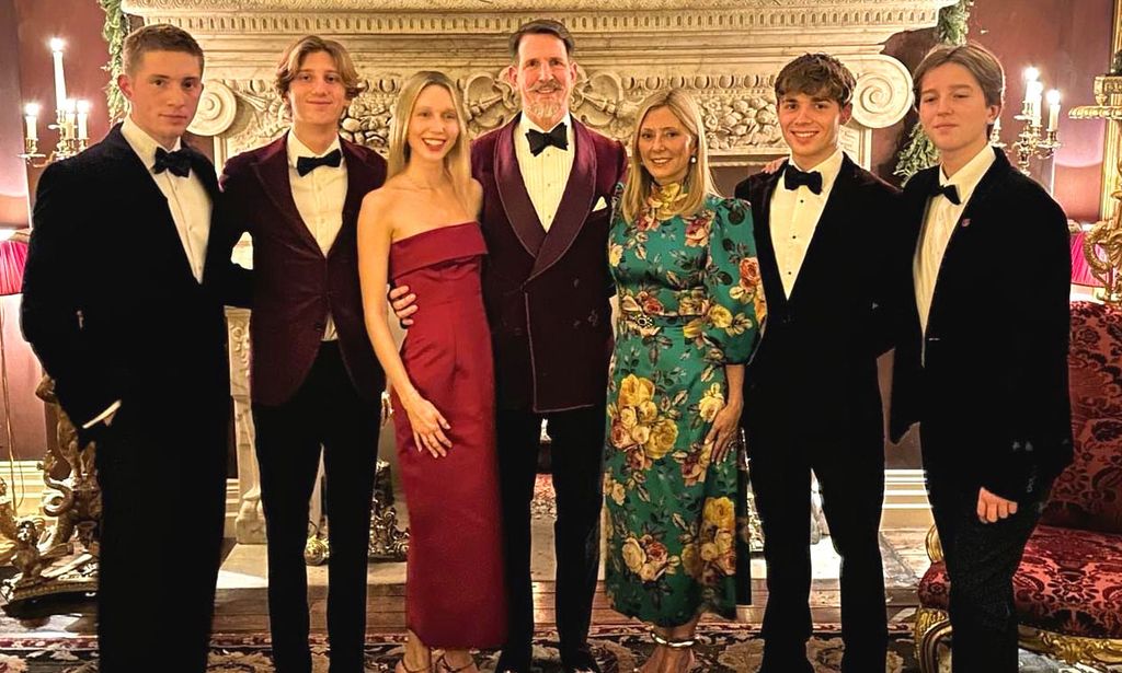La entrañable felicitación de Pablo y Marie-Chantal de Grecia con sus 5 hijos en sus Navidades ...