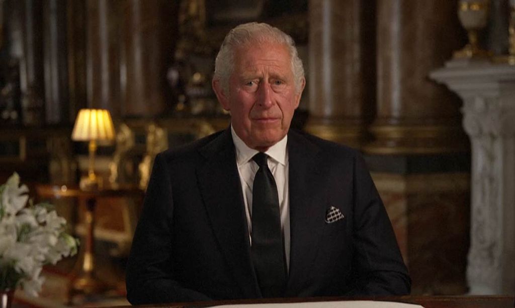 Primera imagen oficial del rey Carlos III