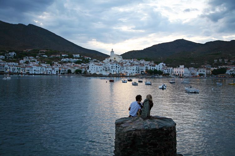 El romance de Marc Clotet y Cadaqués, esencia marinera en la Costa Brava