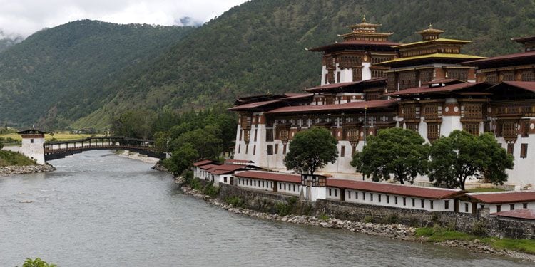 Una guía para dejarse conquistar por Bután, como Guillermo y Kate en su ...