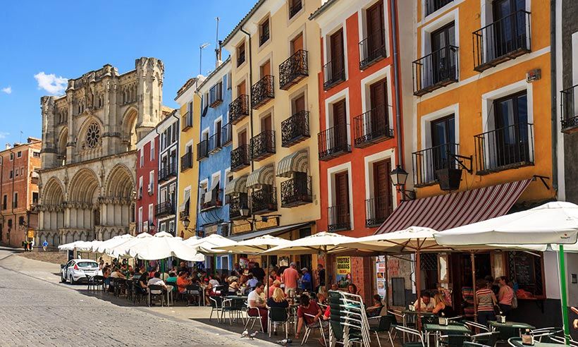 Cuenca, la ciudad colgada y abstracta, en 10 imprescindibles