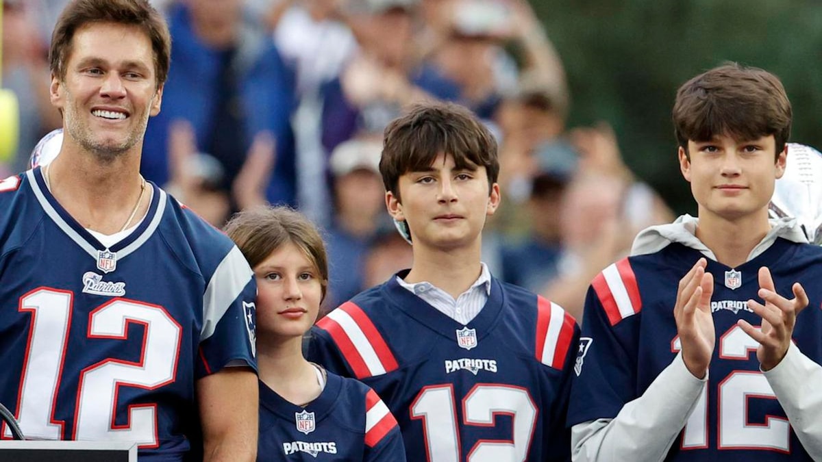 Tom Brady's children surprise him ahead of his Hall of Fame ceremony