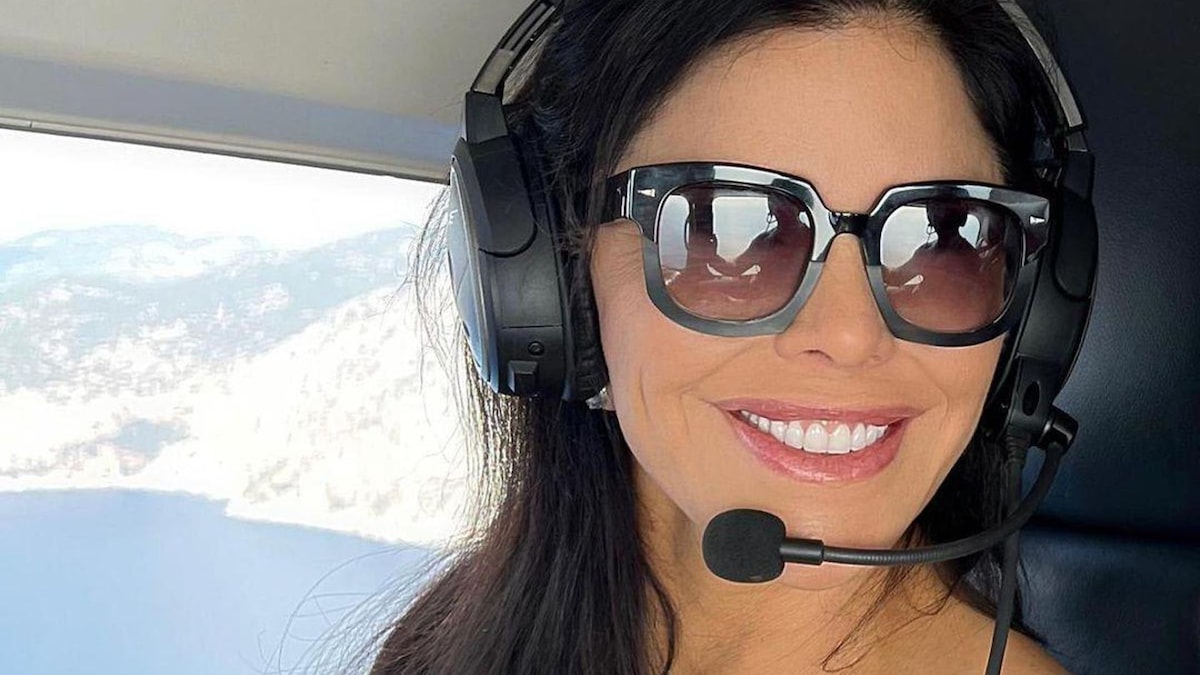 Lauren Sanchez continues her helicopter pilot training