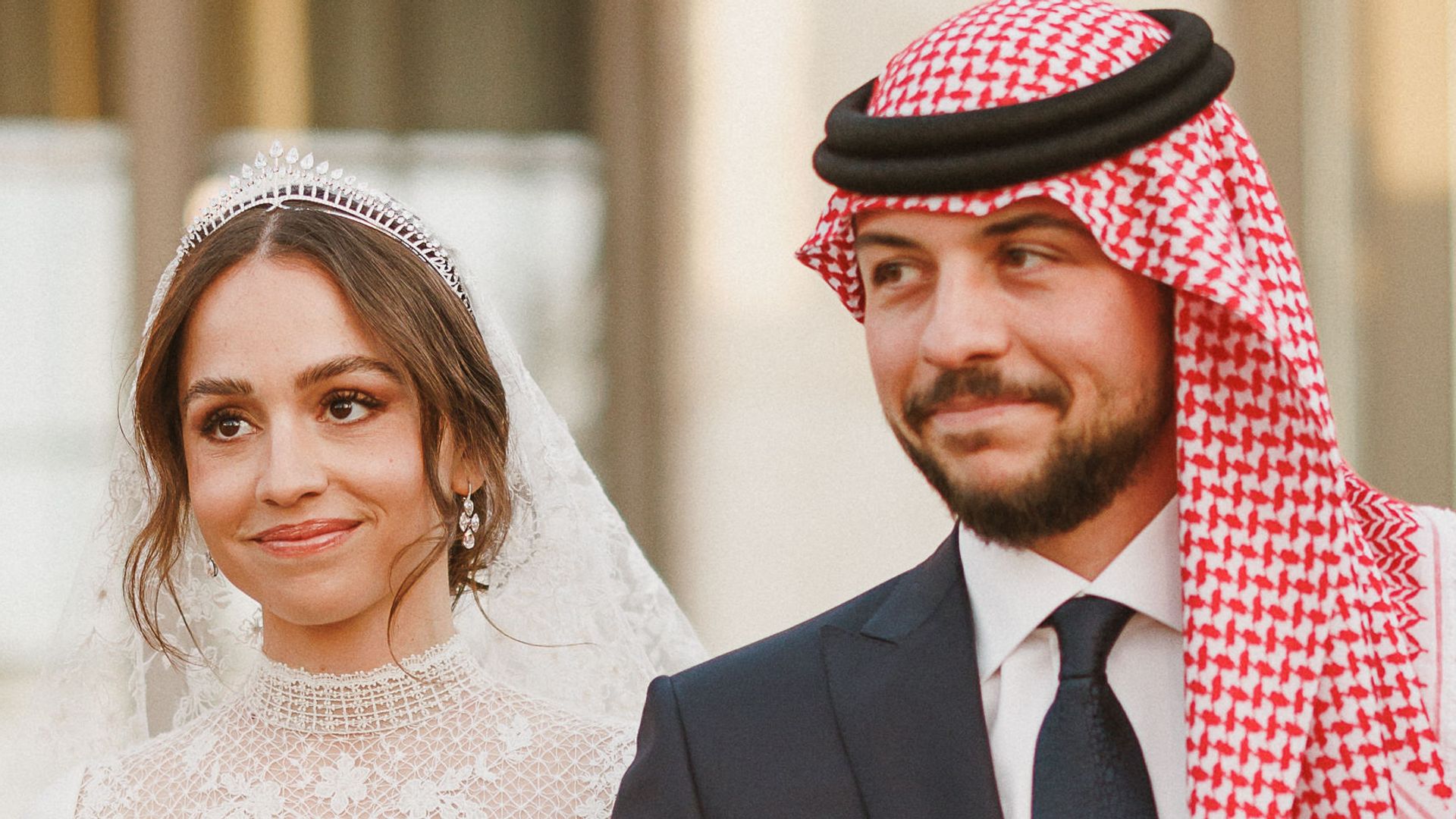 Crown Prince Hussein's baby girl Princess Iman meets her newborn cousin ...