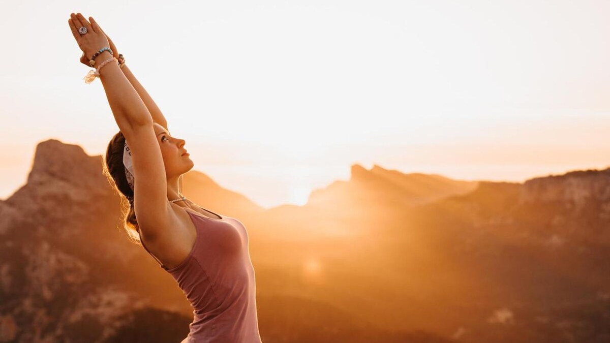 Ayayoga, a Japanese exercise method that focuses on your back to ...