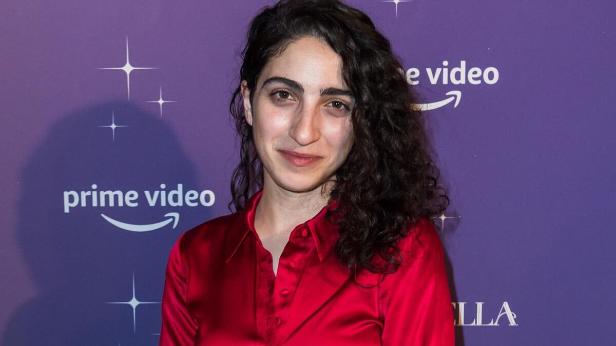 Emily Estefan shows off music skills in Instagram comeback