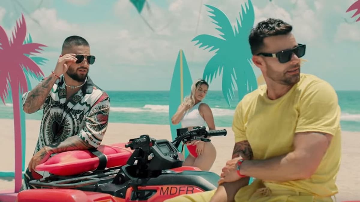Maluma and Ricky Martin release 'No Se Me Quita' video