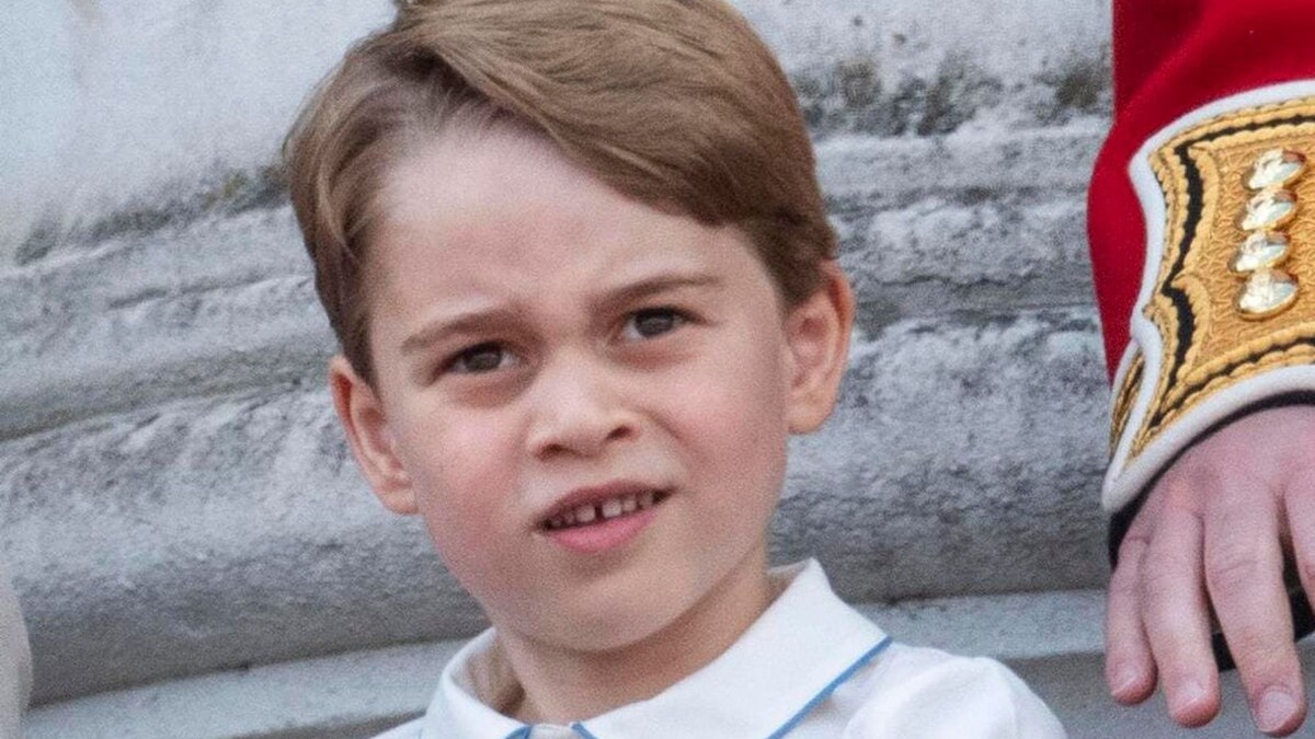 Adorable baby photo of Prince George on display at royal residence