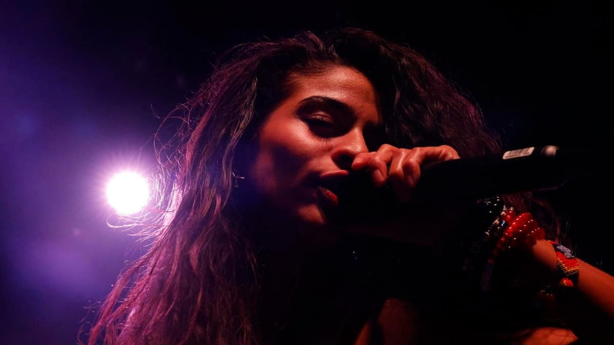 Jessie Reyez and 6lack released the video of ‘Forever'