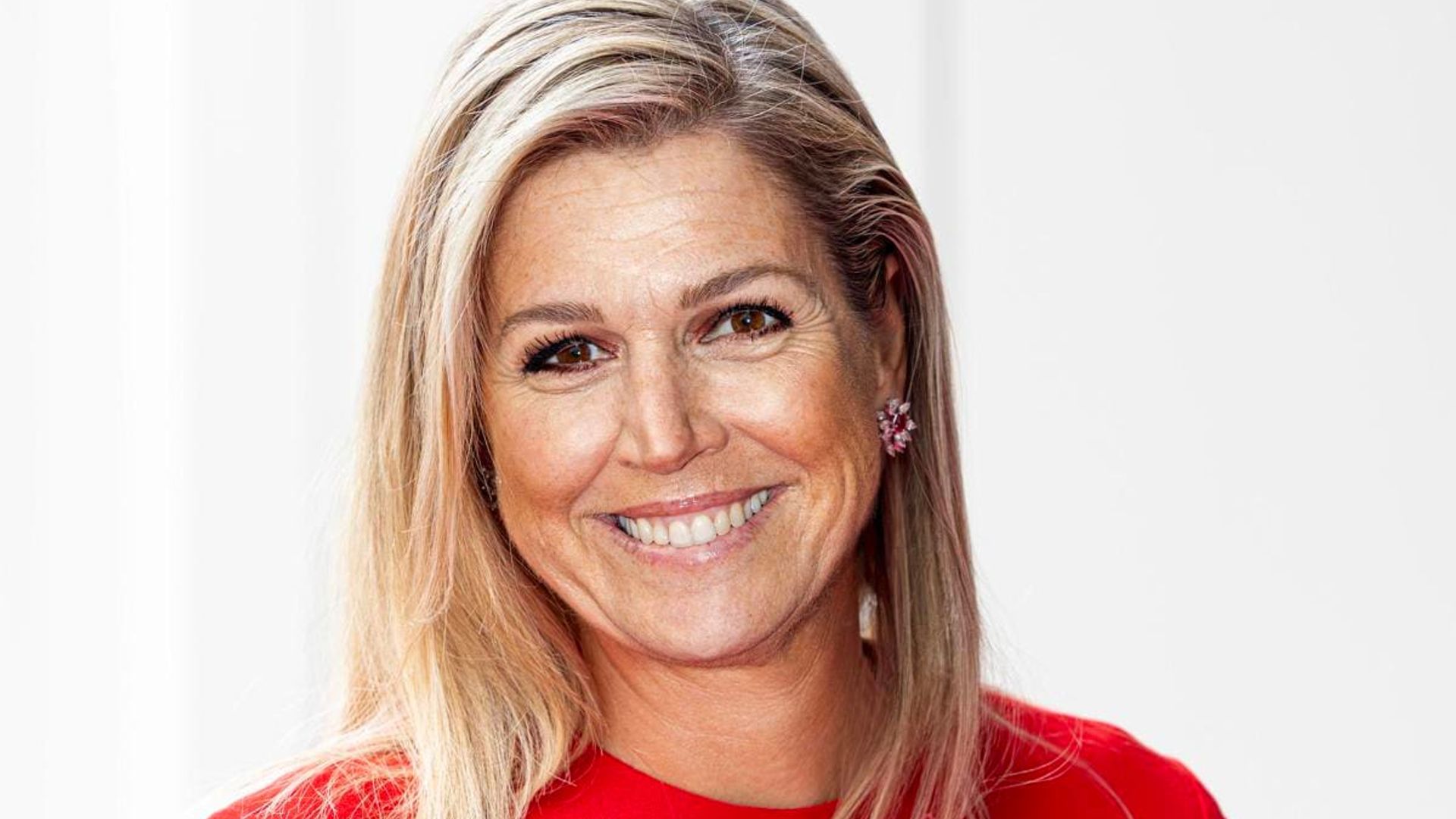 Queen Maxima releases hedgehogs at palace