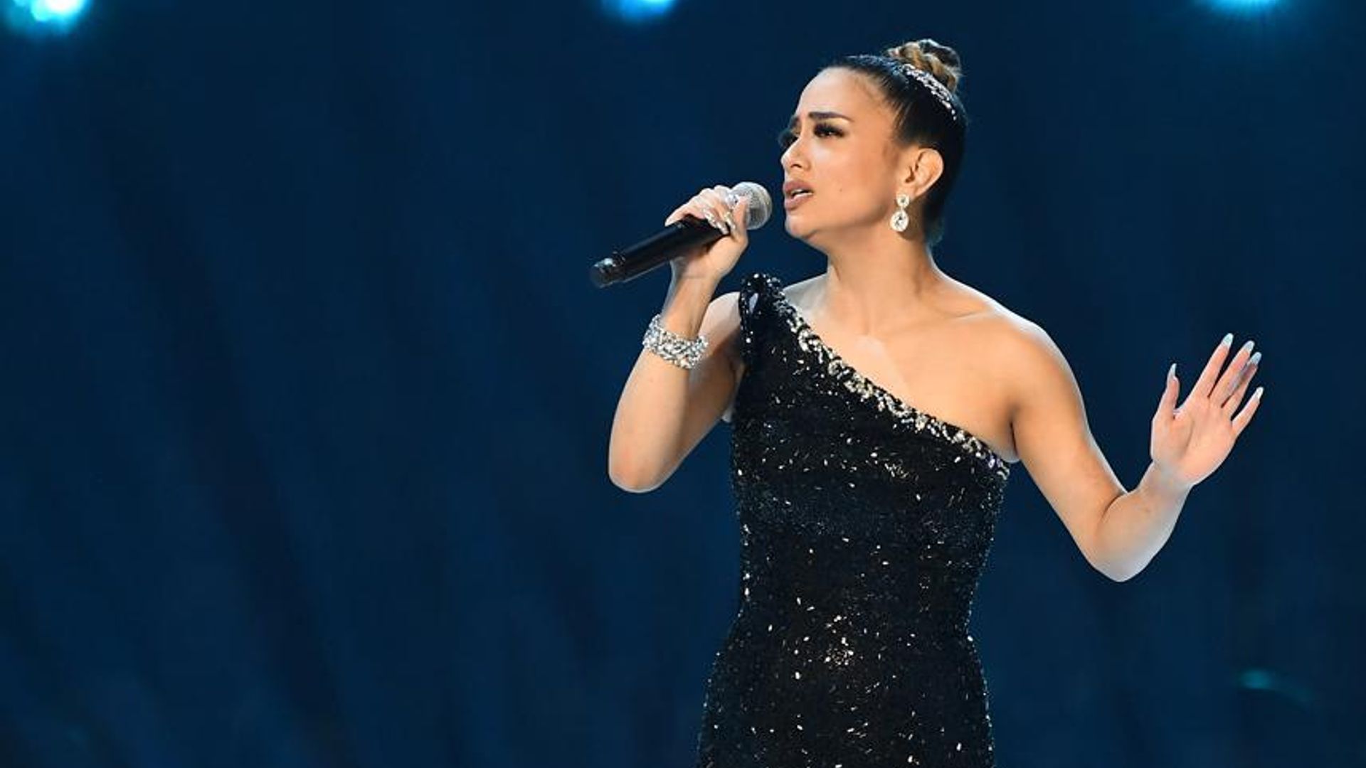 Ally Brooke honors Selena Quintanilla during the Miss Universe 2019 pageant
