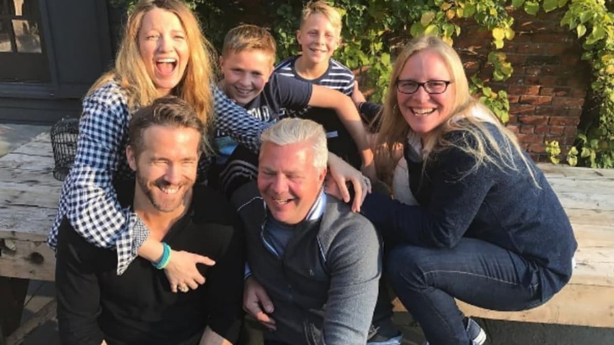 Celebrity week in photos: Blake Lively and Ryan Reynolds 'get schooled ...