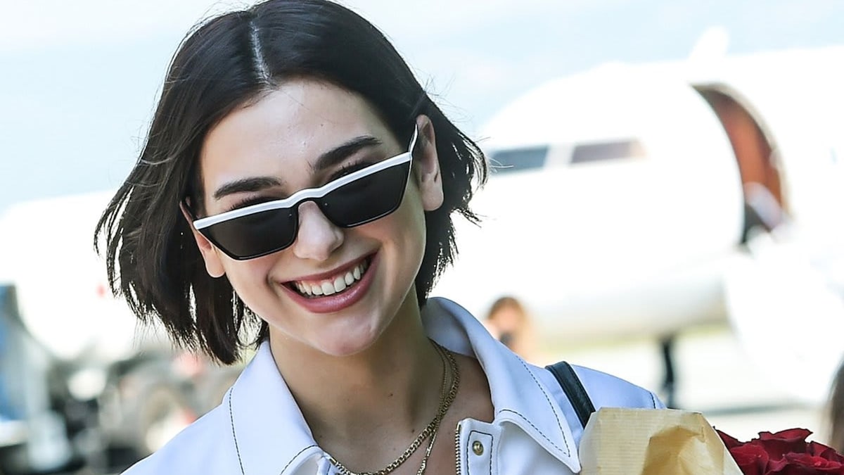 Dua Lipa has some cool beauty hacks for when she's on tour