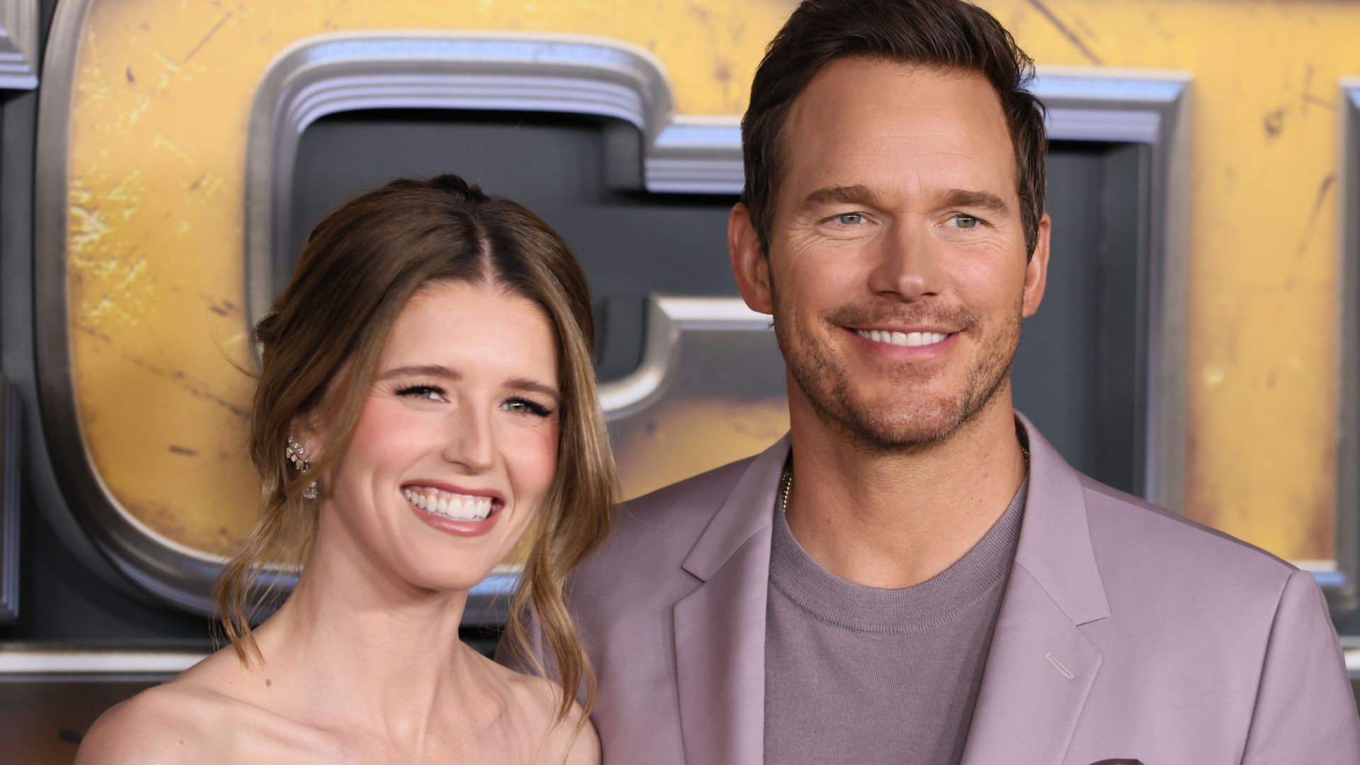 Chris Pratt has fun in the sun with mother-in-law Maria Shriver and ...