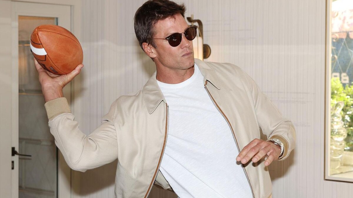 Tom Brady shows off ripped abs during Father’s Day celebration