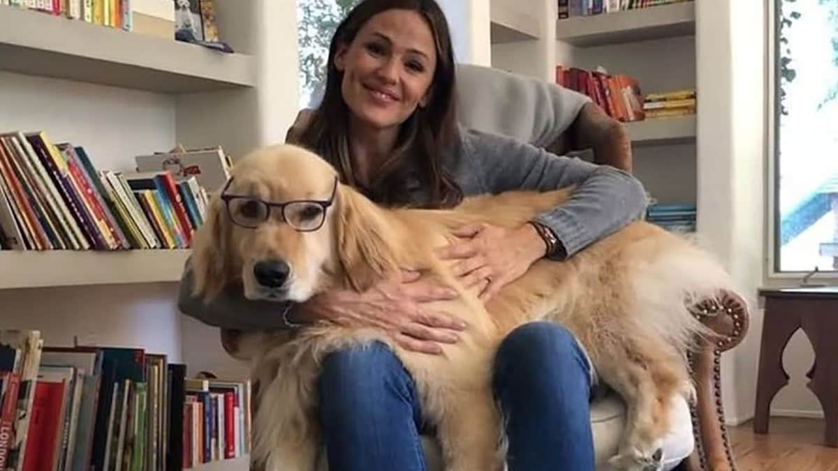 Jennifer Garner recreates iconic roles with her dog and it’s spot on