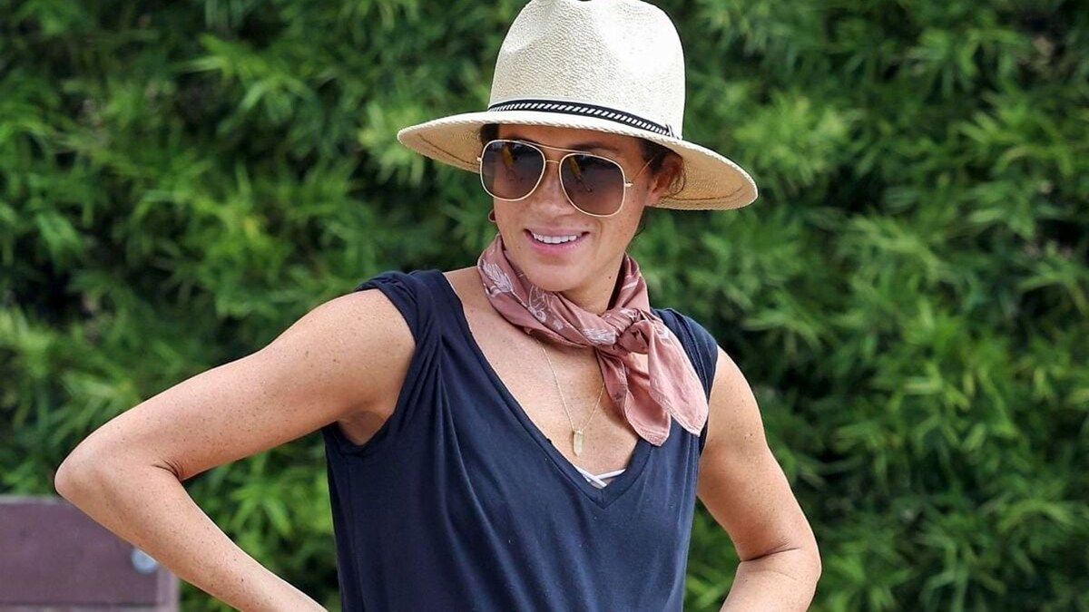 Meghan Markle spotted on a hike with her friends after King Charles III ...