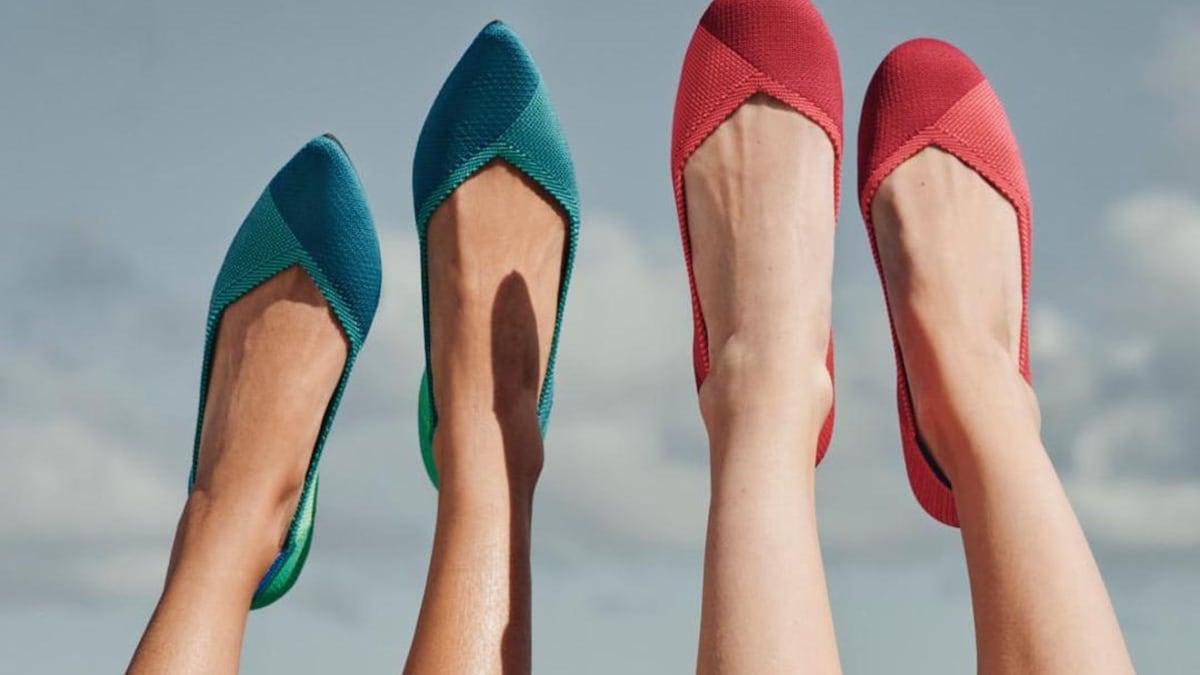 Ballet flats are trendy again! Here are some fab styles you can wear ...