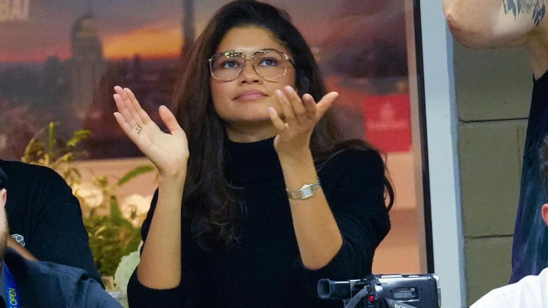 Zendaya looked effortlessly chic cheering Serena Williams at the US Open