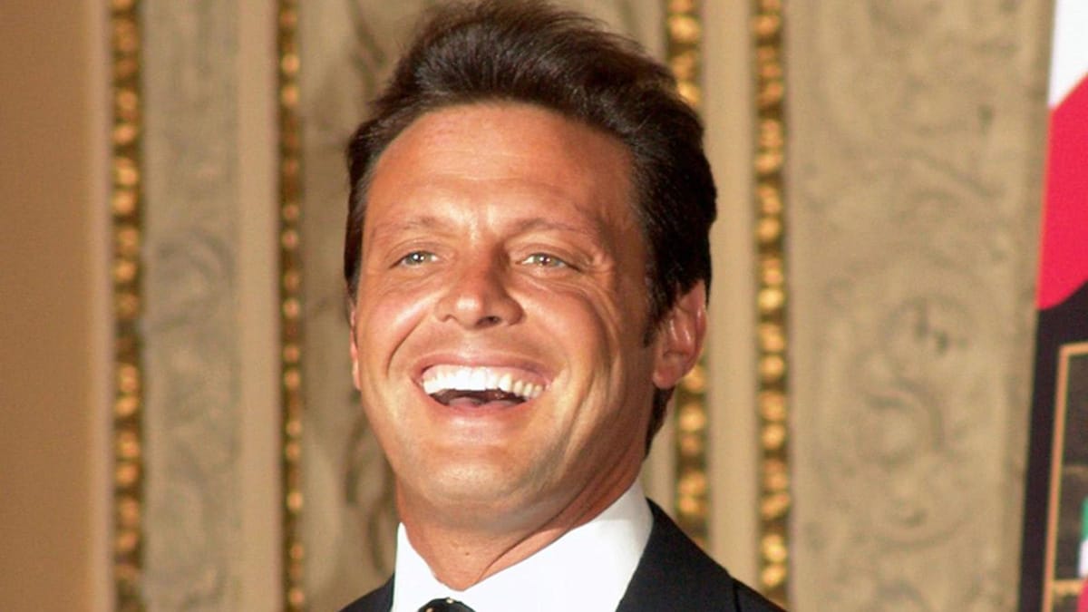 Luis Miguel has 266 songs exceeding 1 million plays on Spotify