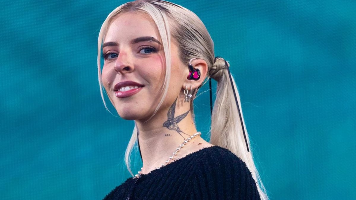 Young Miko debuts shocking new hair color