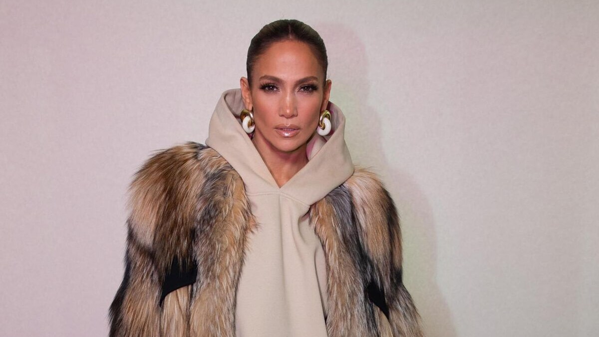 Jennifer Lopez praises a stunned Kelly Clarkson