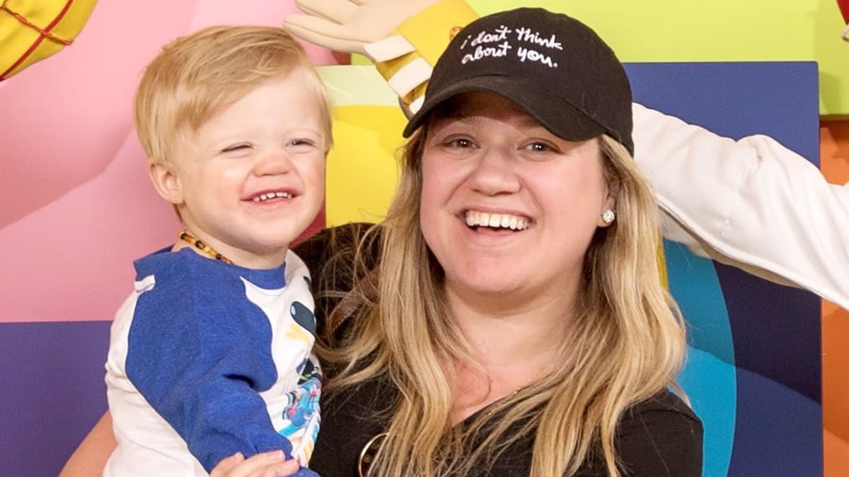 Why Kelly Clarkson is worried about her son [VIDEO]