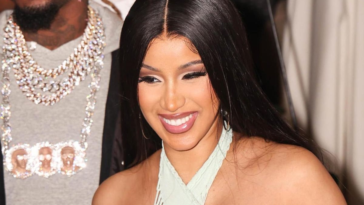 Cardi B donates $100,000 to her Bronx middle school during emotional visit