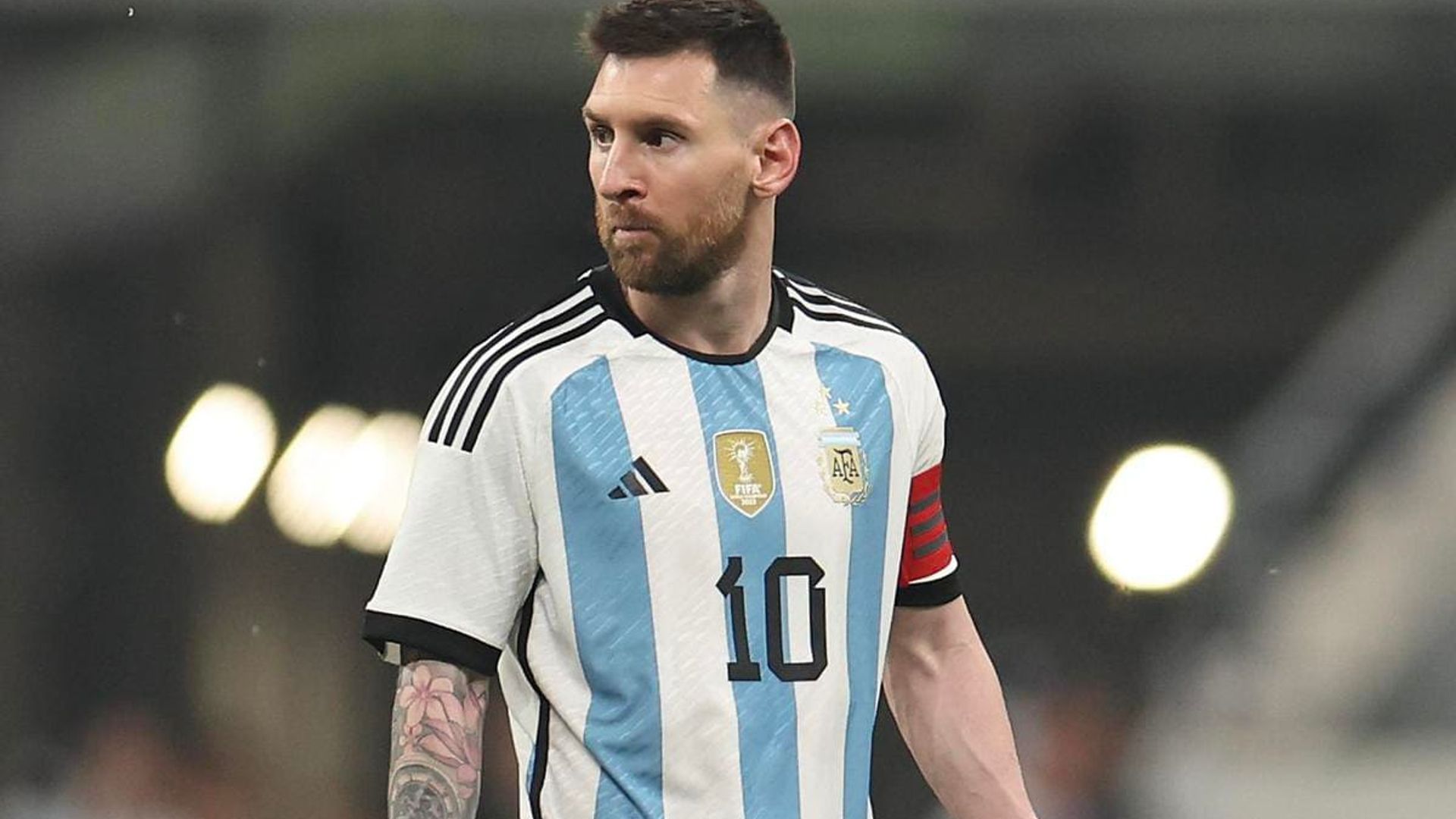 Lionel Messi goes grocery shopping in Miami