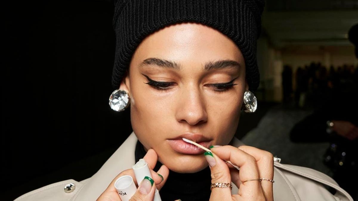 Unbelievably effective tips to combat dry lips