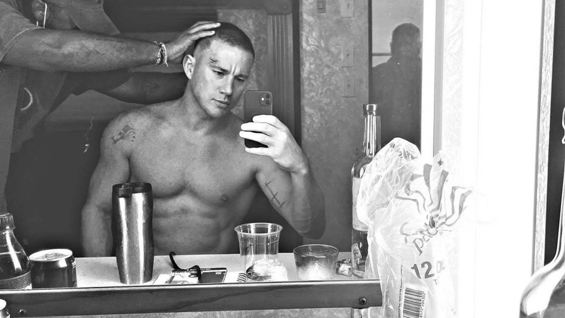 Channing Tatum posts shirtless selfie