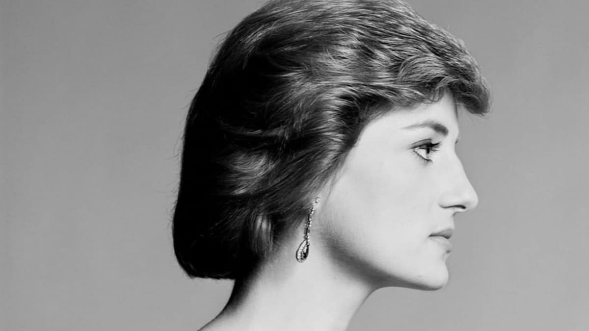 Kensington Palace reveals a new Princess Diana portrait
