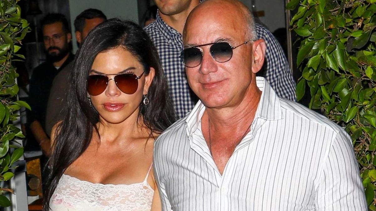 Lauren Sanchez and Jeff Bezos wear matching sunglasses
