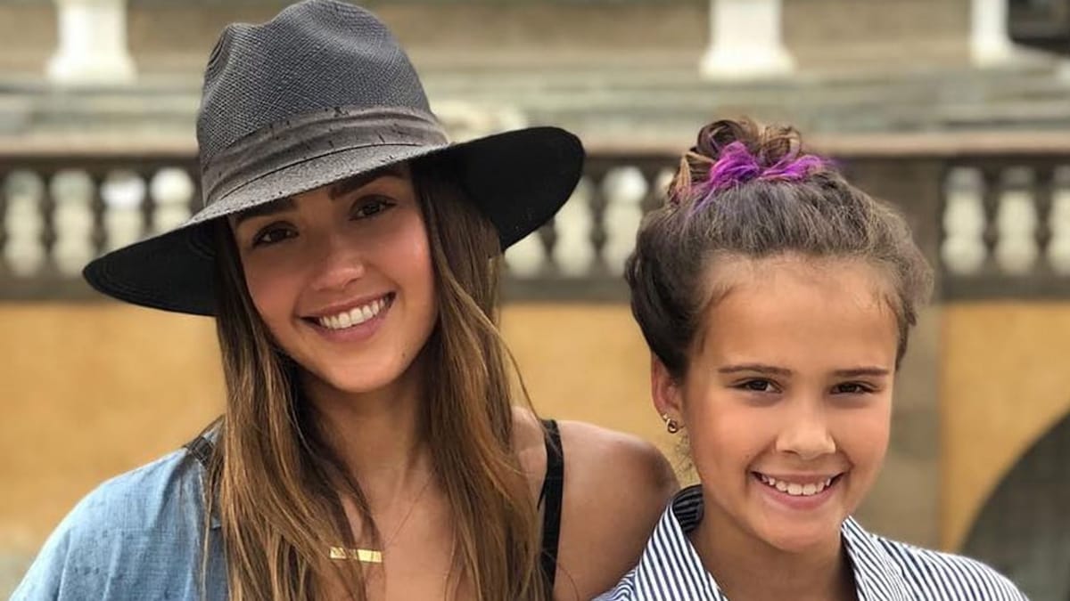 Jessica Alba reveals she goes to therapy with daughter Honor