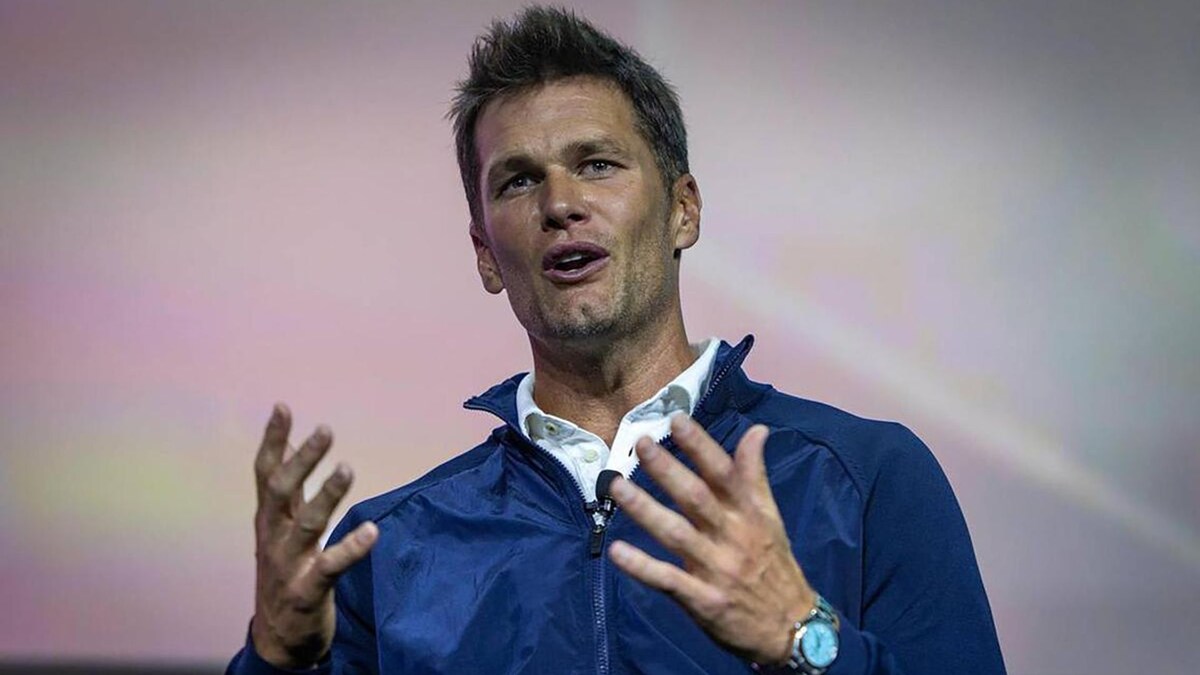 Watch Tom Brady make his own ‘coffee shoes’