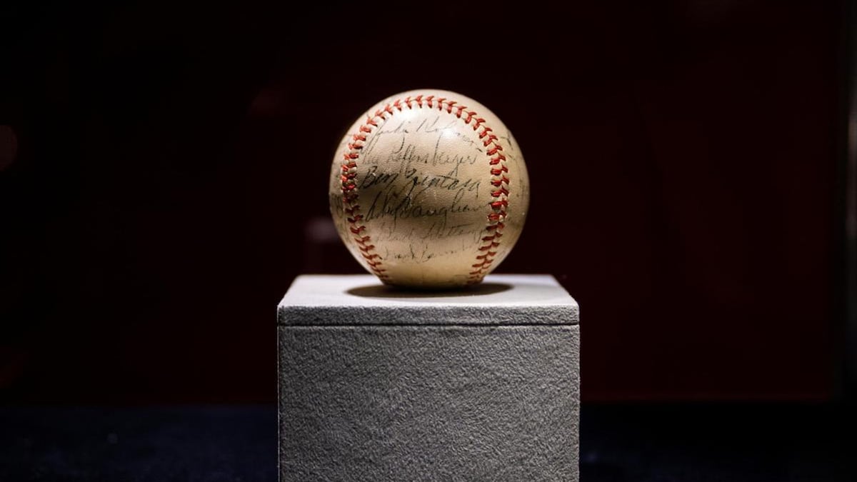 10 most expensive autographs in sports