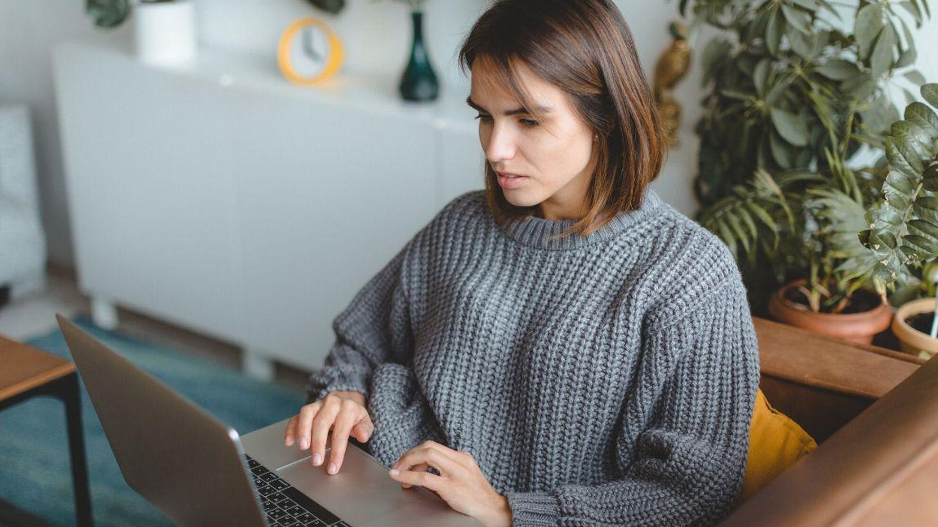 Working from home essentials for complete comfort and style