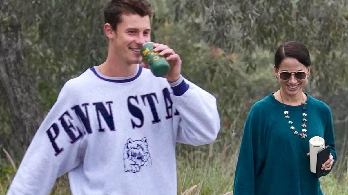 Shawn Mendes & Jocelyne Miranda look happy while hiking