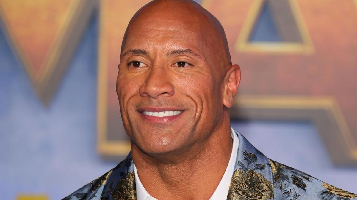 Dwayne Johnson rips gate off the wall with his bare hands