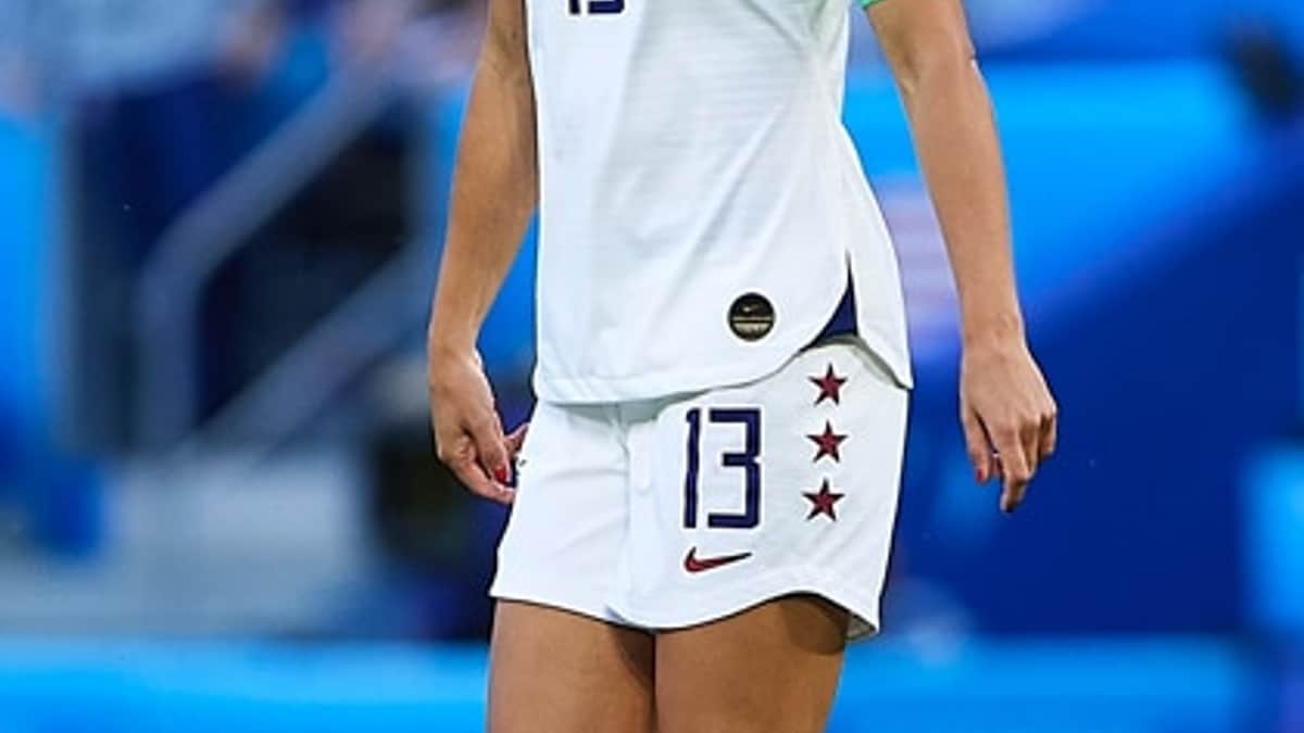 This is why Alex Morgan wears a pink headband for all her soccer matches