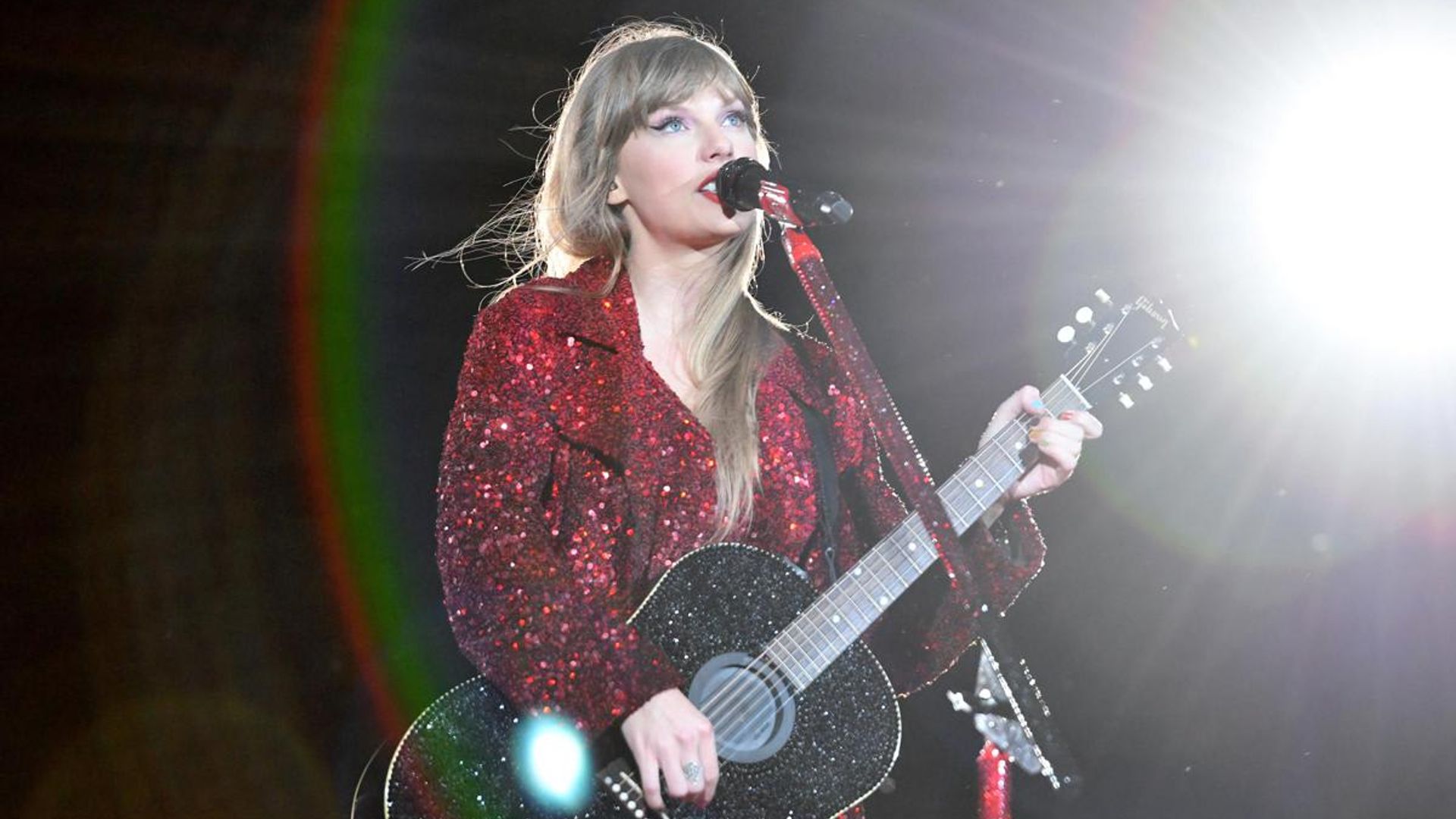 Taylor Swift gave $100k bonuses to her tour bus drivers
